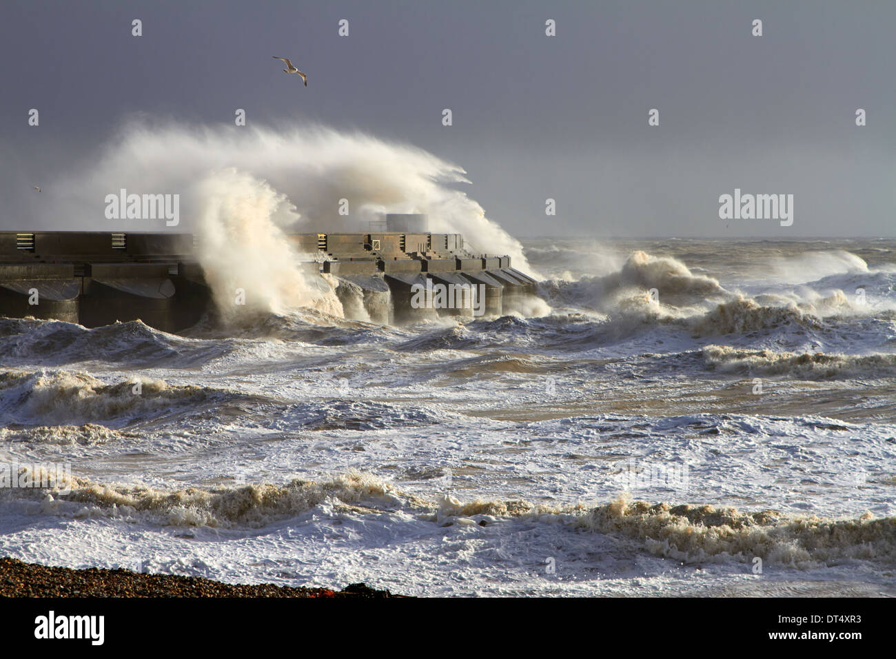 Heavy seas hitting the breakwater at Brighton Marina Stock Photo - Alamy