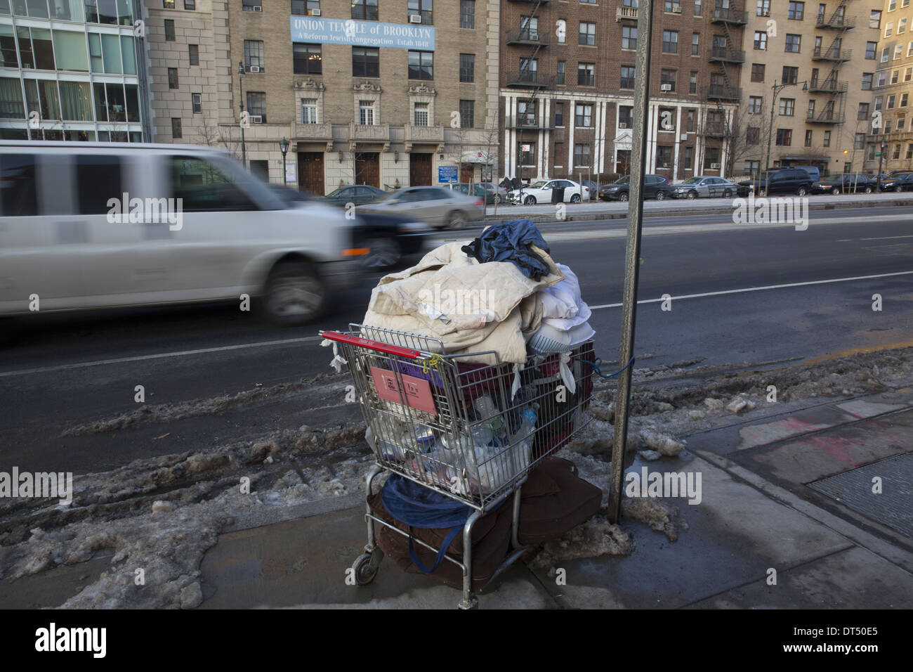 Homeless person belongings hi-res stock photography and images - Alamy