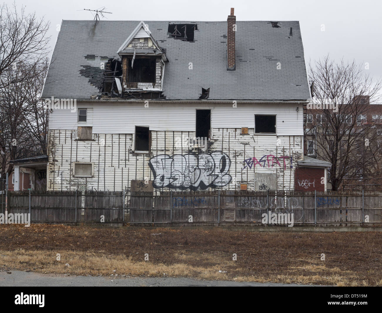 Fire damaged house hi-res stock photography and images - Alamy