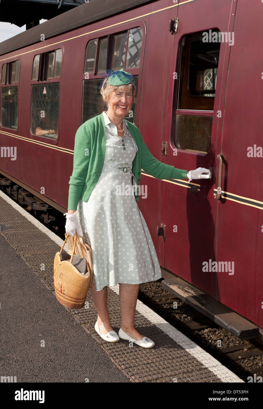 Old woman wearing traditional clothes hi-res stock photography and ...