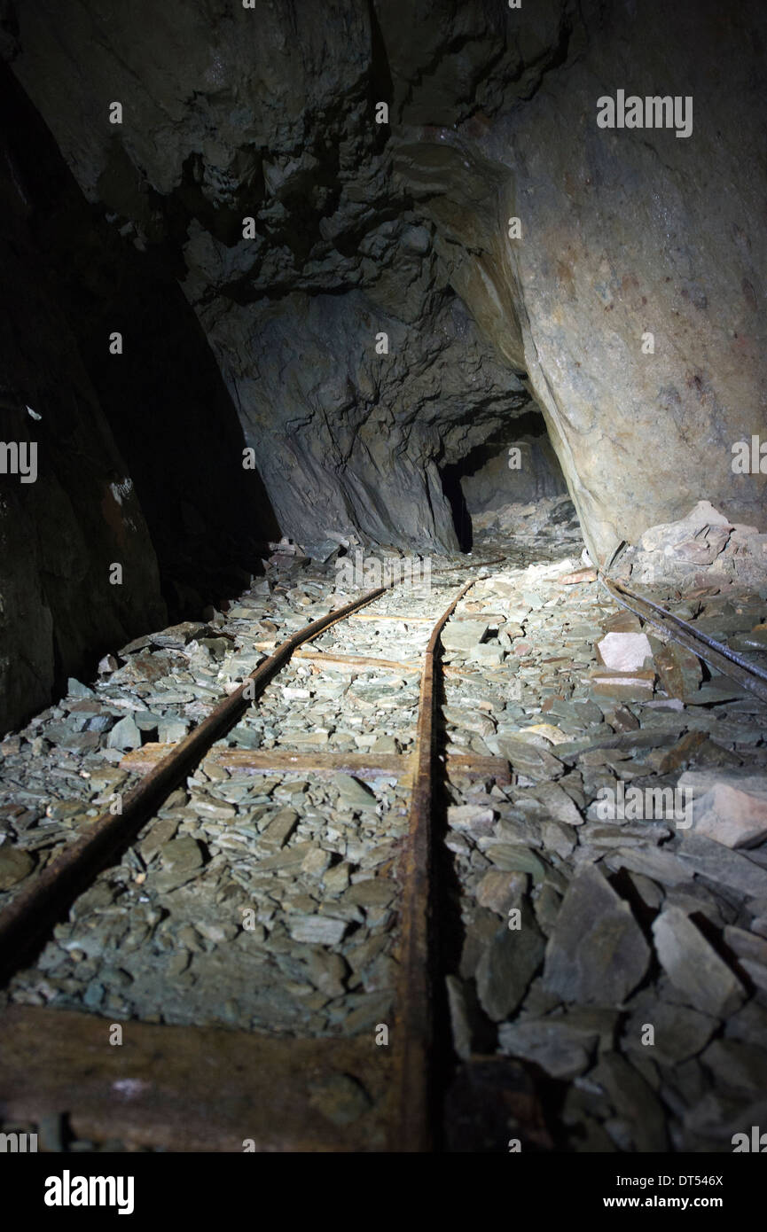 Mine tracks hi-res stock photography and images - Alamy