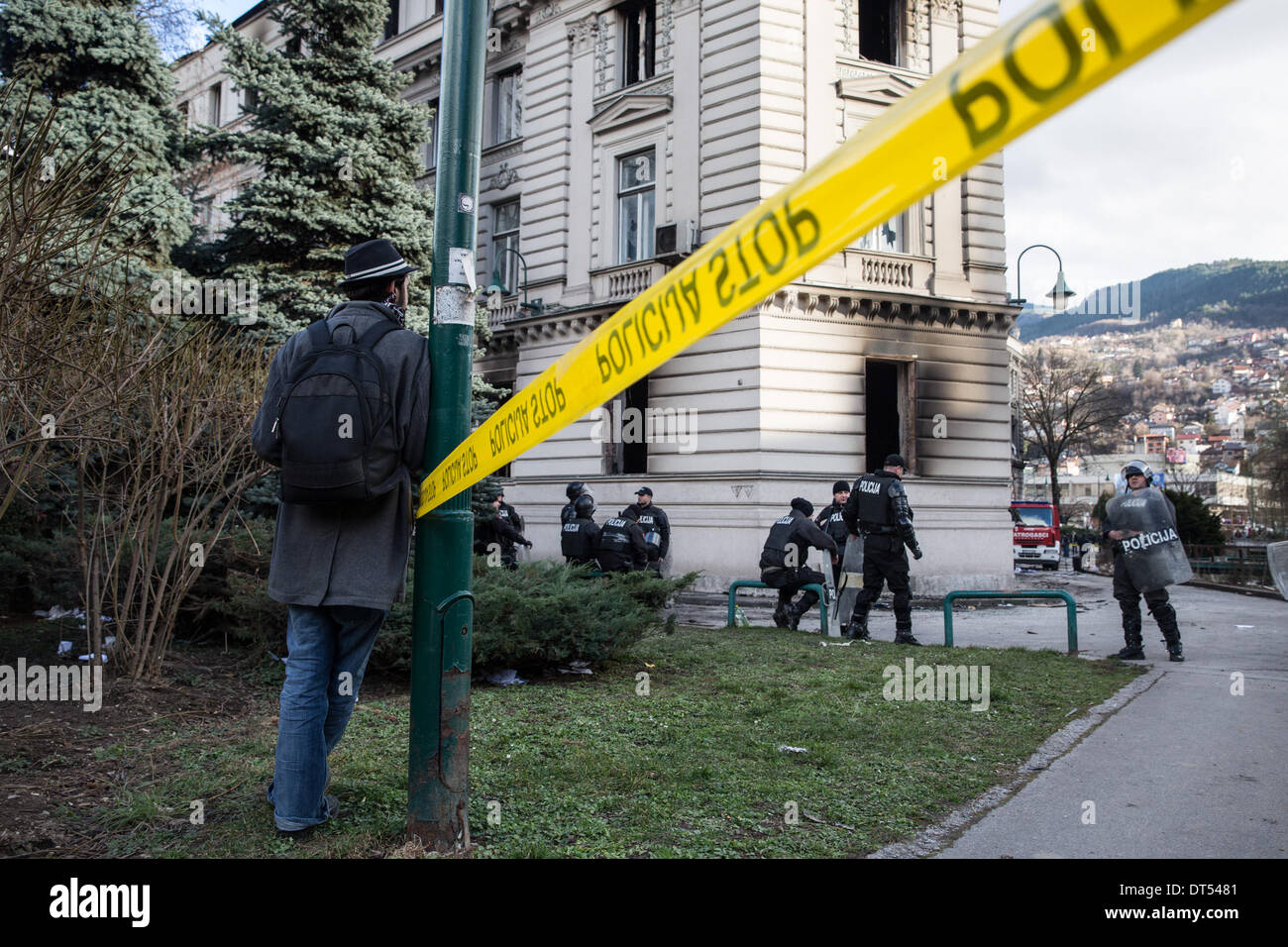 Sarajevo buildings after war hi-res stock photography and images - Alamy