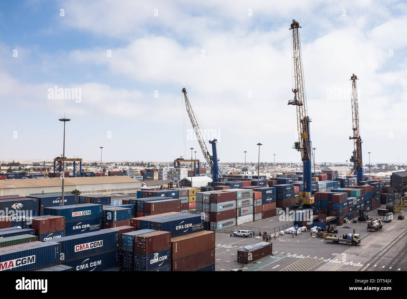 African container port hi-res stock photography and images - Alamy