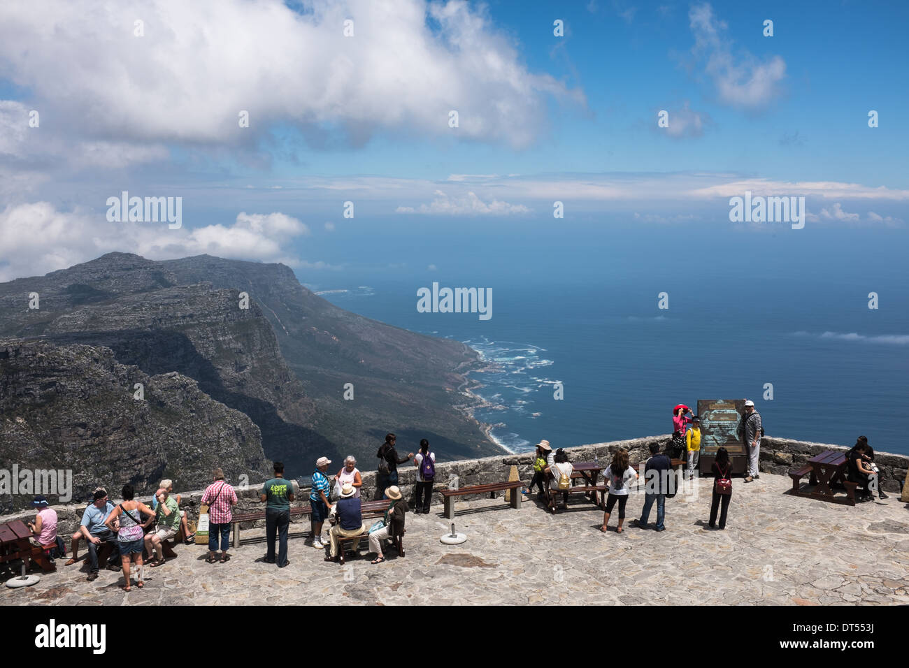 Cape town restaurant table mountain hi-res stock photography and images ...