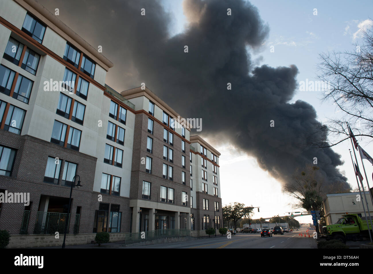 Savannah, Georgia, USA. 8th Fen, 2014. A warehouse fire at the Port of ...