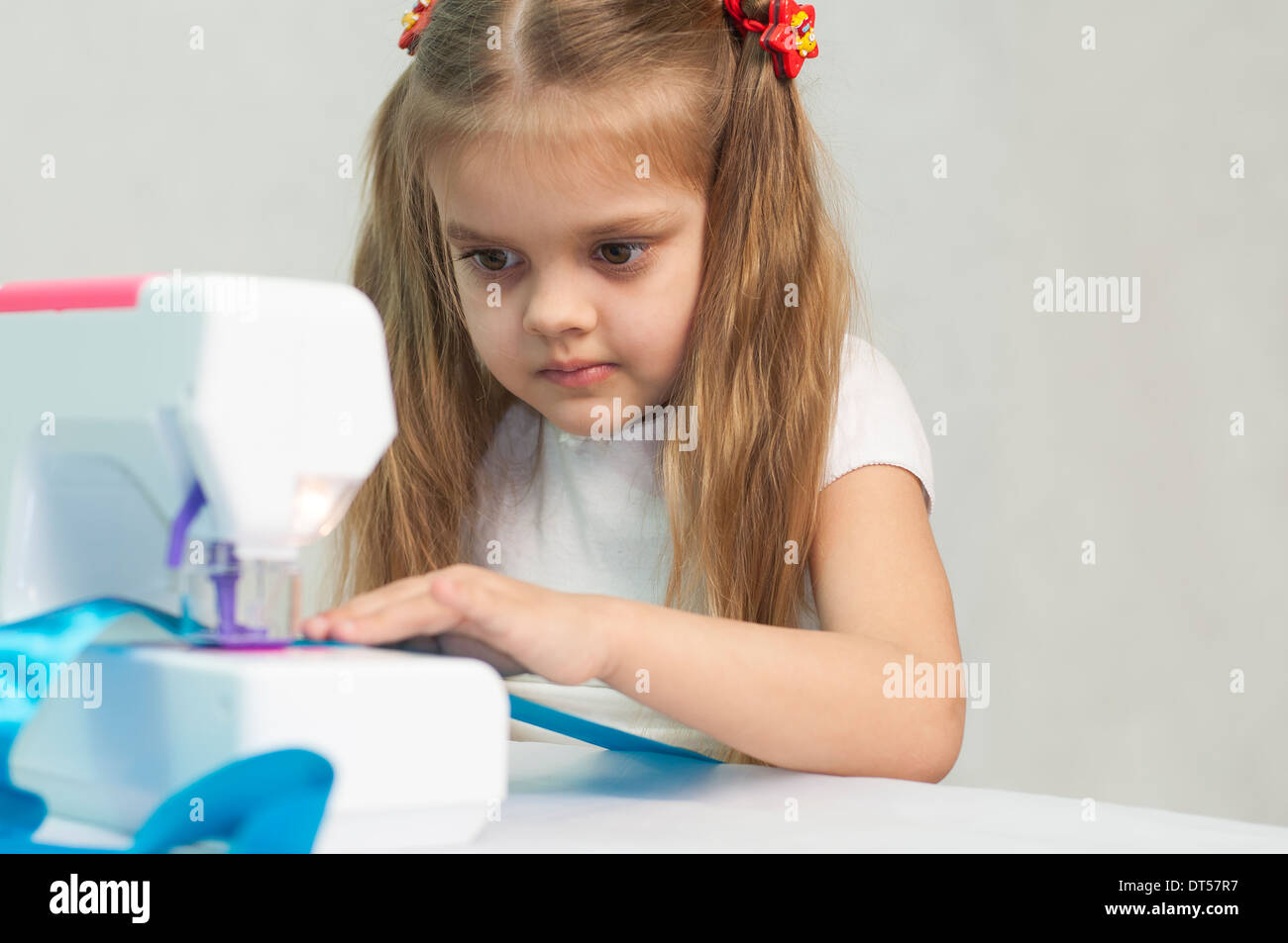 Childrens sewing machine hi-res stock photography and images - Alamy