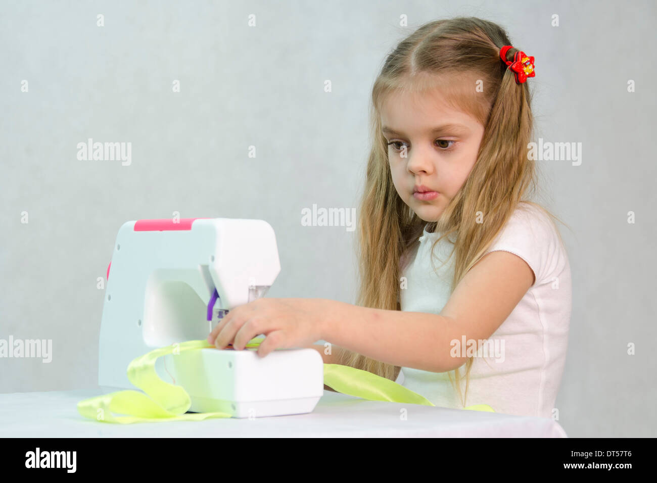 Childrens sewing machine hi-res stock photography and images - Alamy