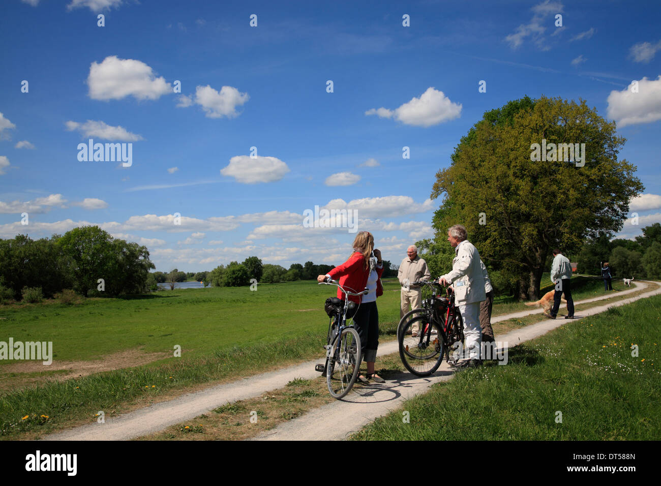 Radfahren landschaft hi-res stock photography and images - Alamy