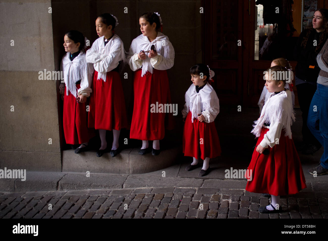 Traditional dress dressing catalan hi-res stock photography and images ...