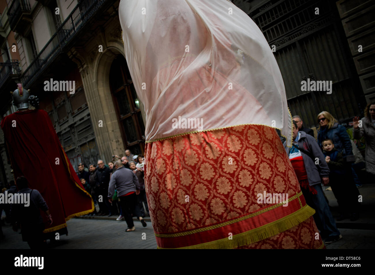 Traditional dress dressing catalan hi-res stock photography and images ...