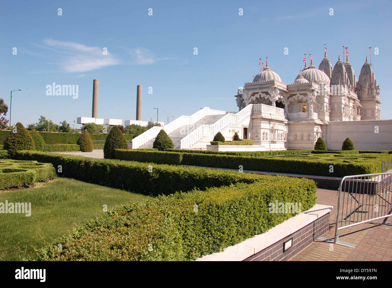 Swaminarayan mandir london hi-res stock photography and images - Alamy