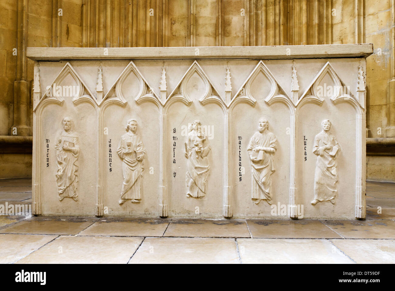 Altar table hi-res stock photography and images - Alamy