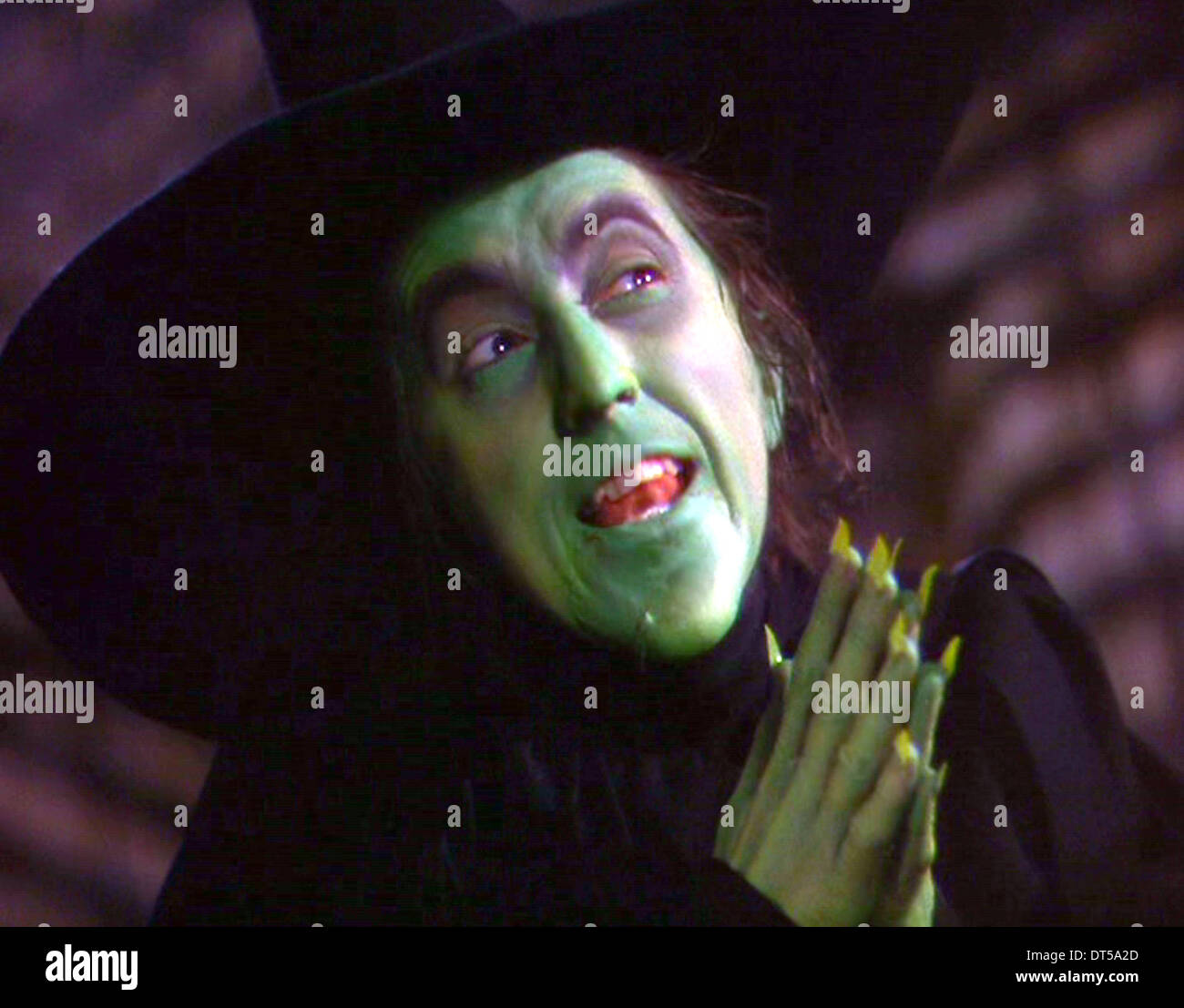 Margaret hamilton wizard oz 1939 hi-res stock photography and images ...