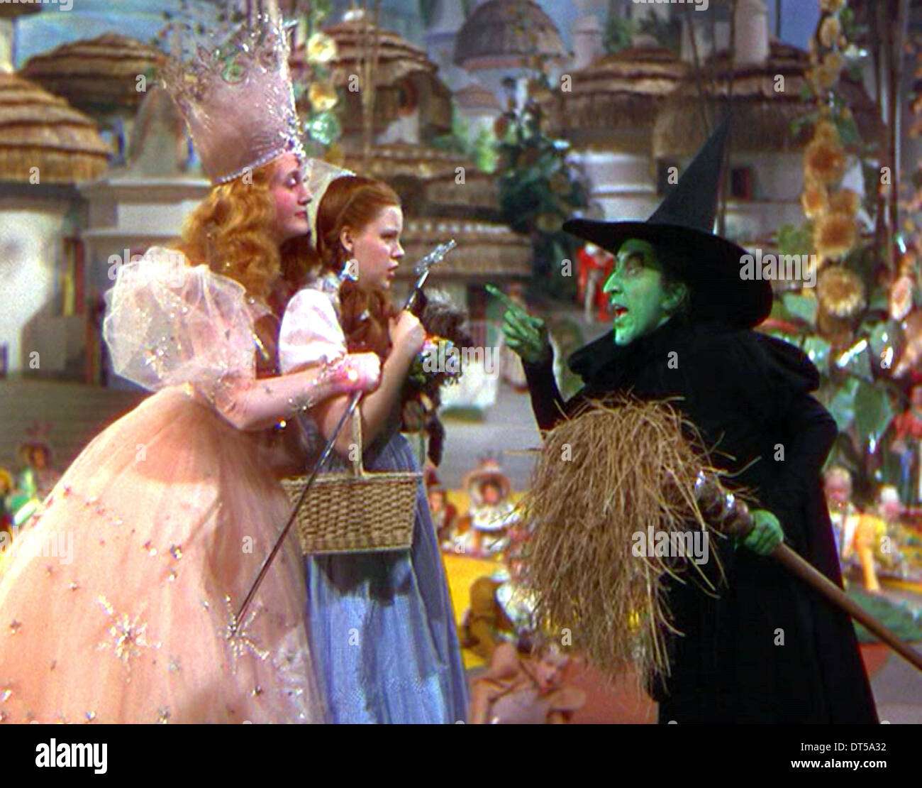 BILLIE BURKE, JUDY GARLAND, MARGARET HAMILTON, THE WIZARD OF OZ, 1939 ...