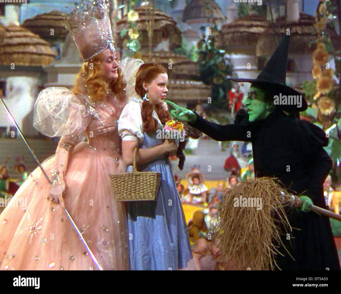 BILLIE BURKE, JUDY GARLAND, MARGARET HAMILTON, THE WIZARD OF OZ, 1939 ...