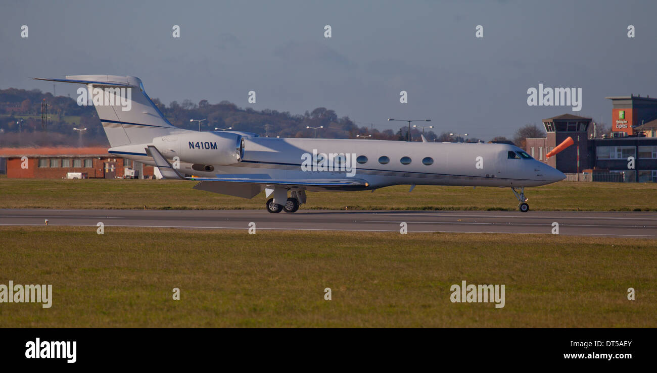 Gulfstream v hi-res stock photography and images - Alamy
