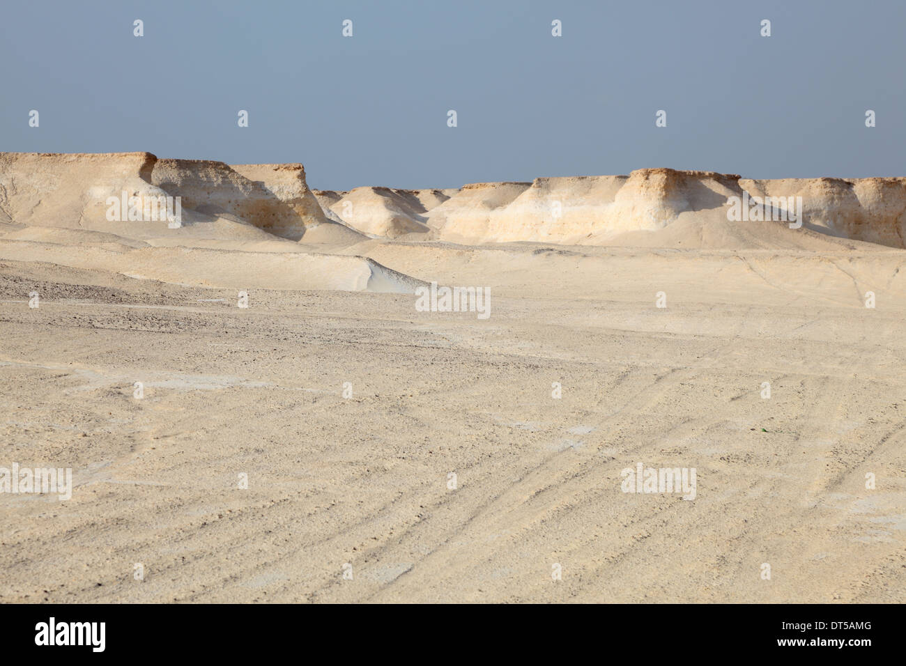 Desert landscape in Qatar, Middle East Stock Photo - Alamy