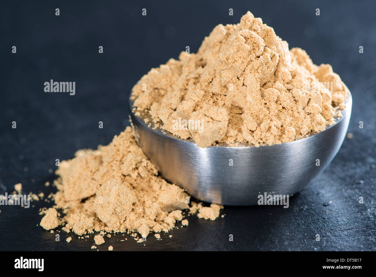 Small bowl ginger powder hi-res stock photography and images - Alamy