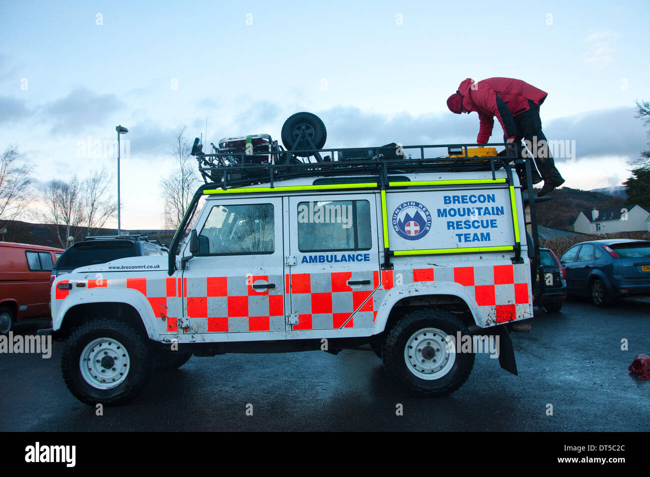Brecon mountain rescue team hi-res stock photography and images - Alamy