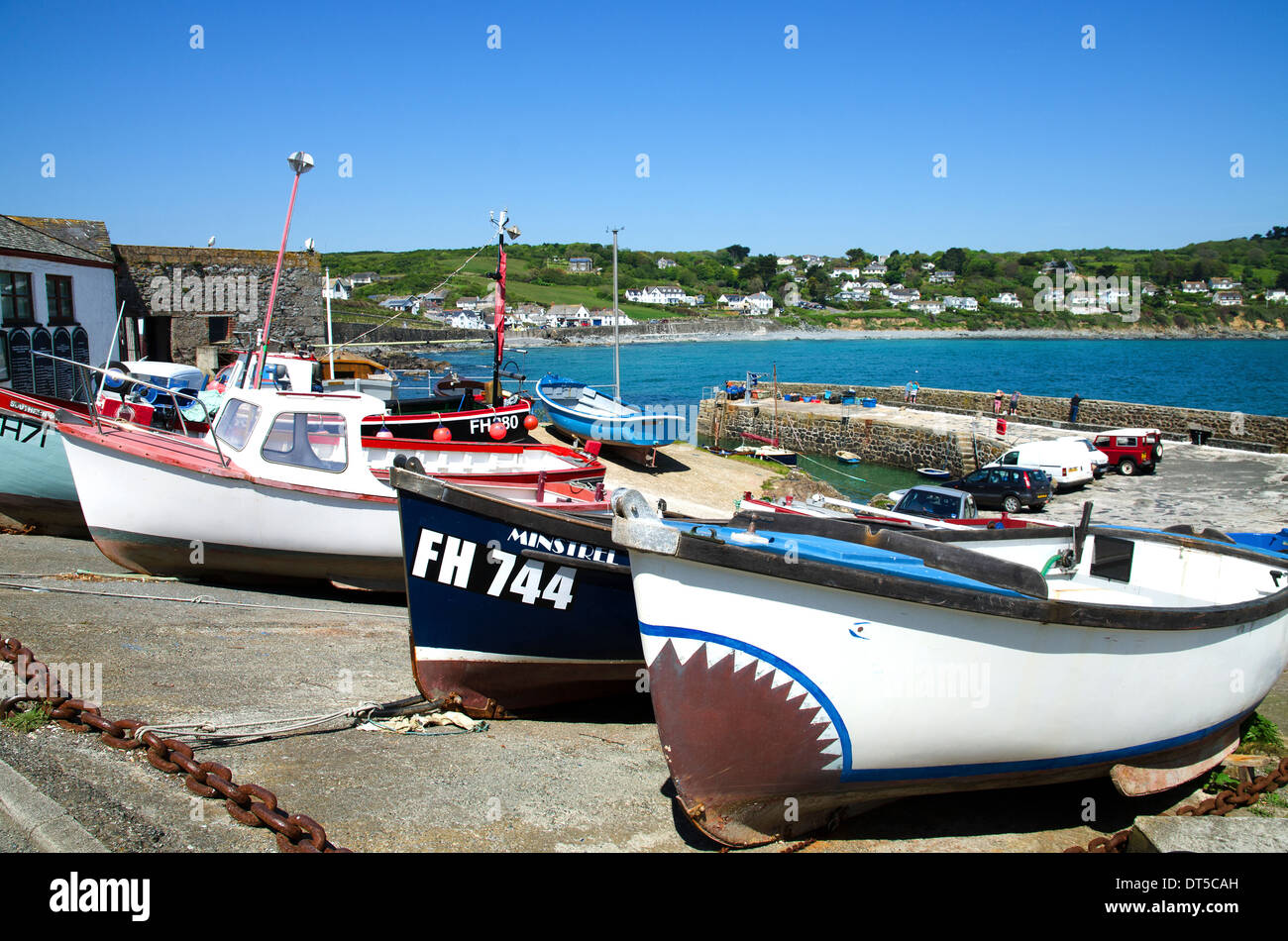 Cornish fishing boats boat quay hi-res stock photography and images - Alamy
