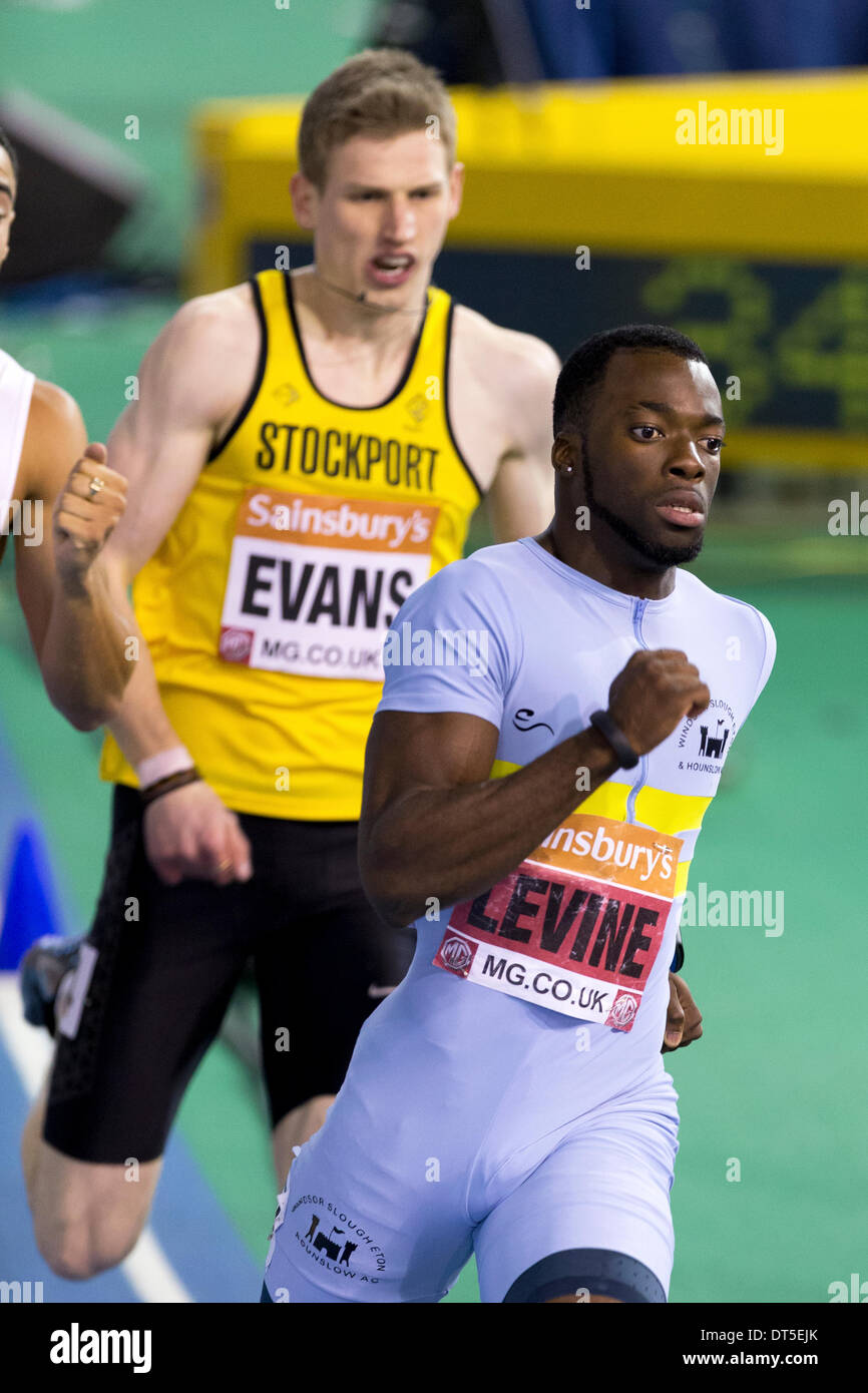 Winner 400 meters hi-res stock photography and images - Alamy