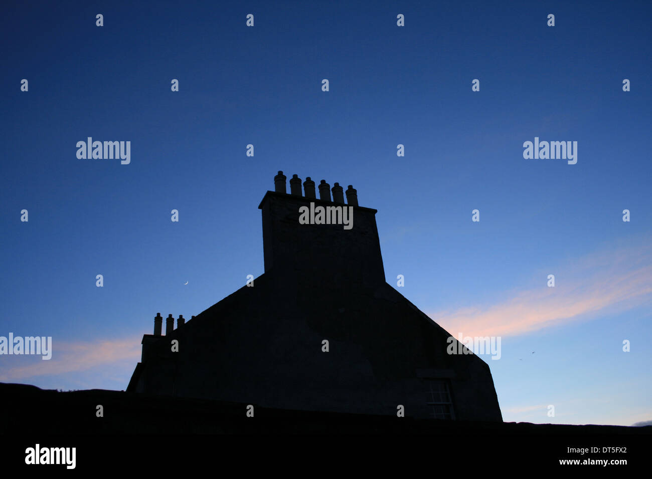 Cottages night sky hi-res stock photography and images - Alamy