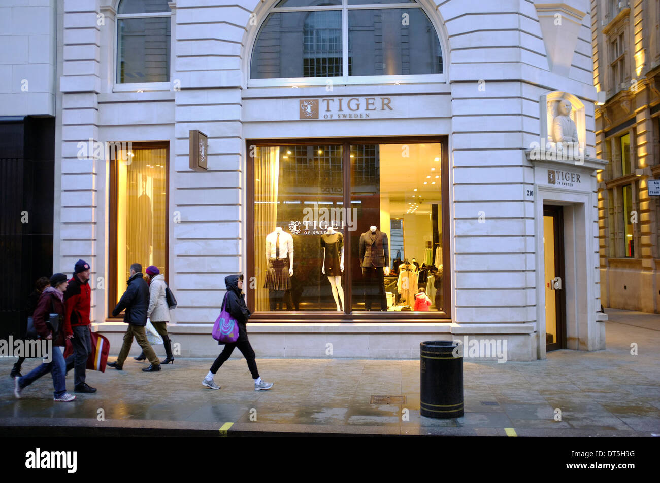 Designer boutique hi-res stock photography and images - Alamy