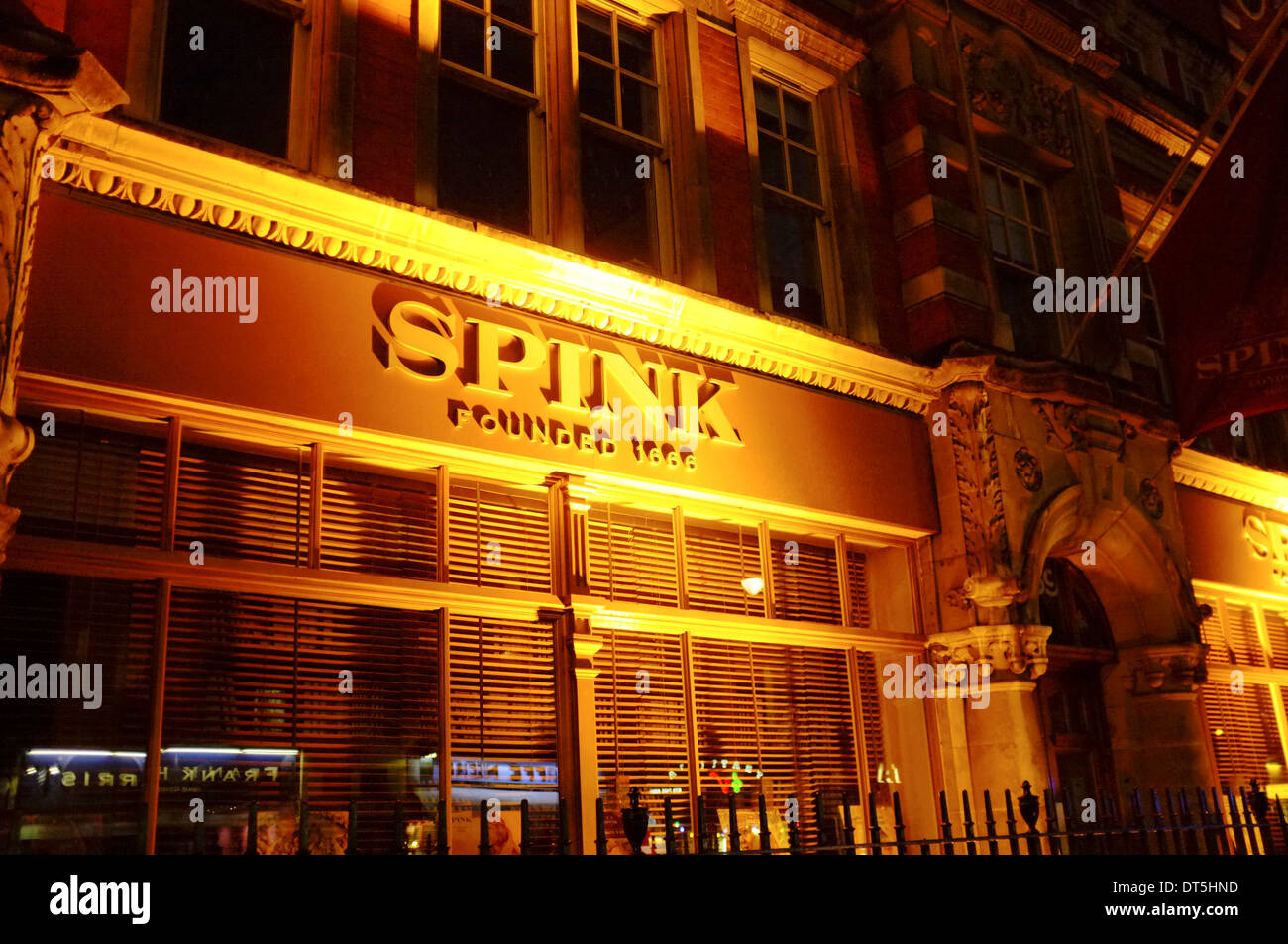 Spink hi-res stock photography and images - Alamy