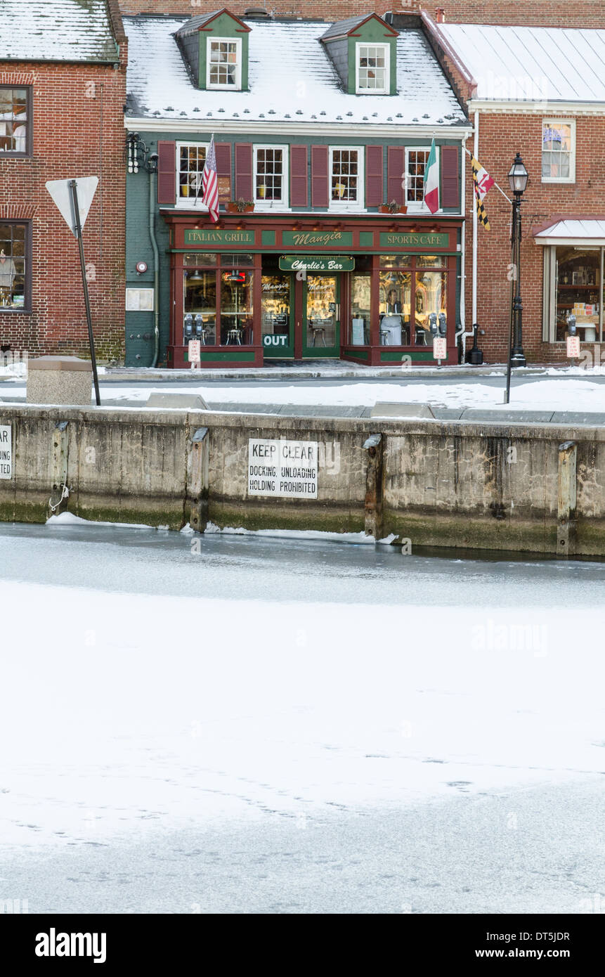 Annapolis dock hi-res stock photography and images - Alamy