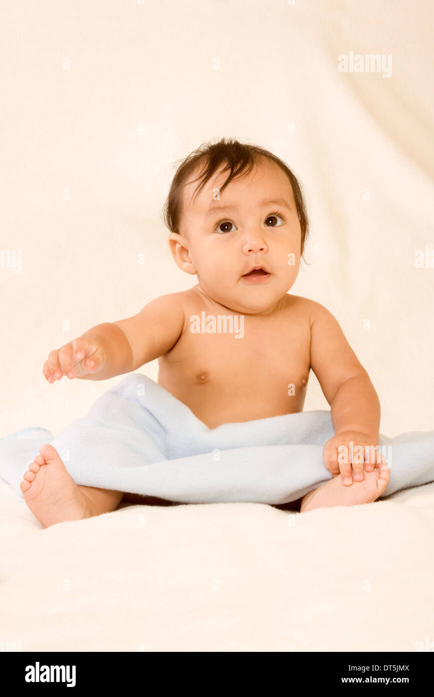 Baby boy mouth open surprised startled hi-res stock photography and ...