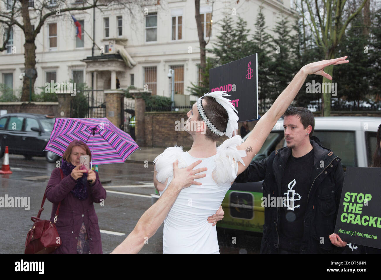 Ballet Dancers protest with Amnesty International for human rights in ...