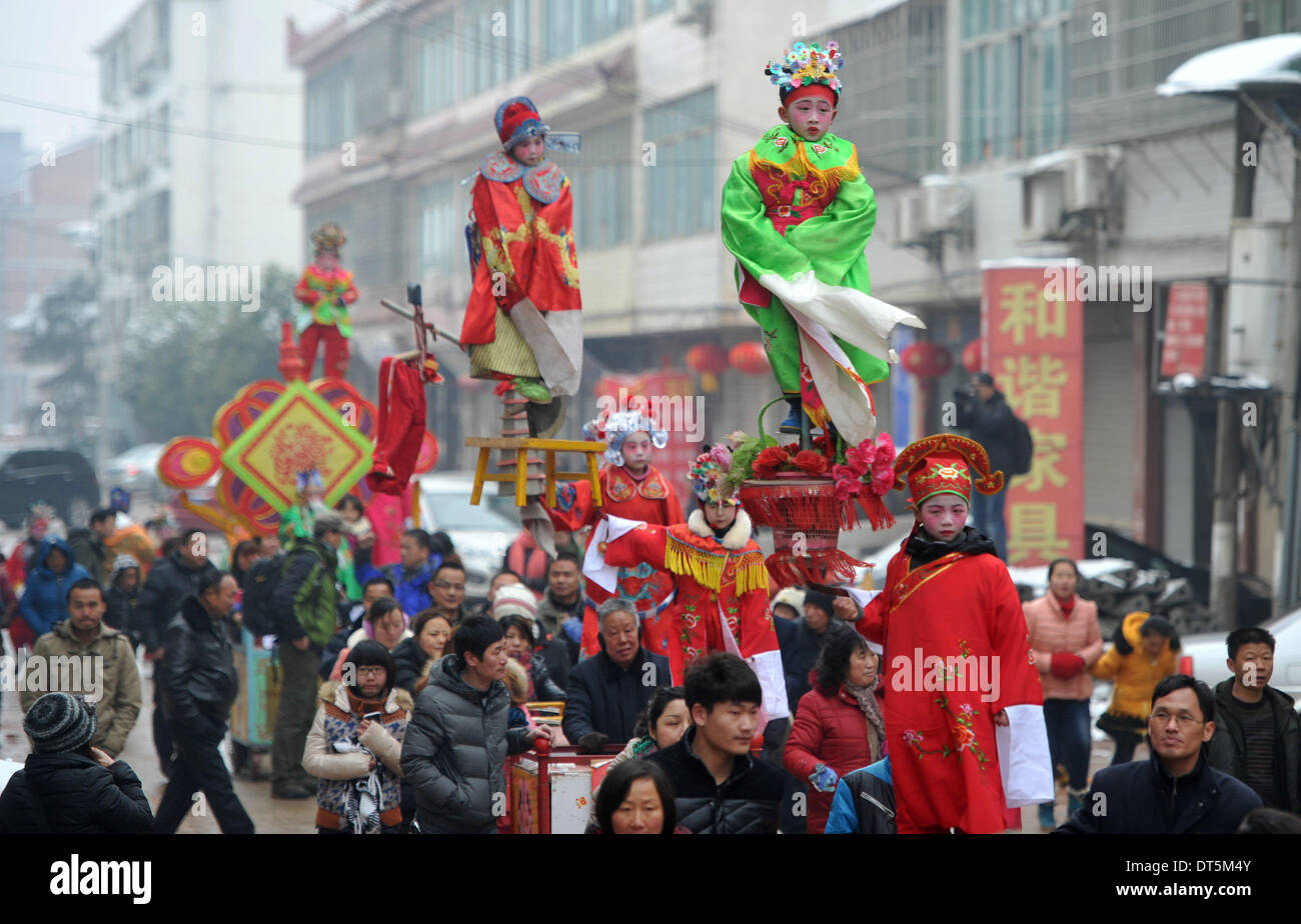 Changsha, China's Hunan Province. 9th Feb, 2014. People perform ...