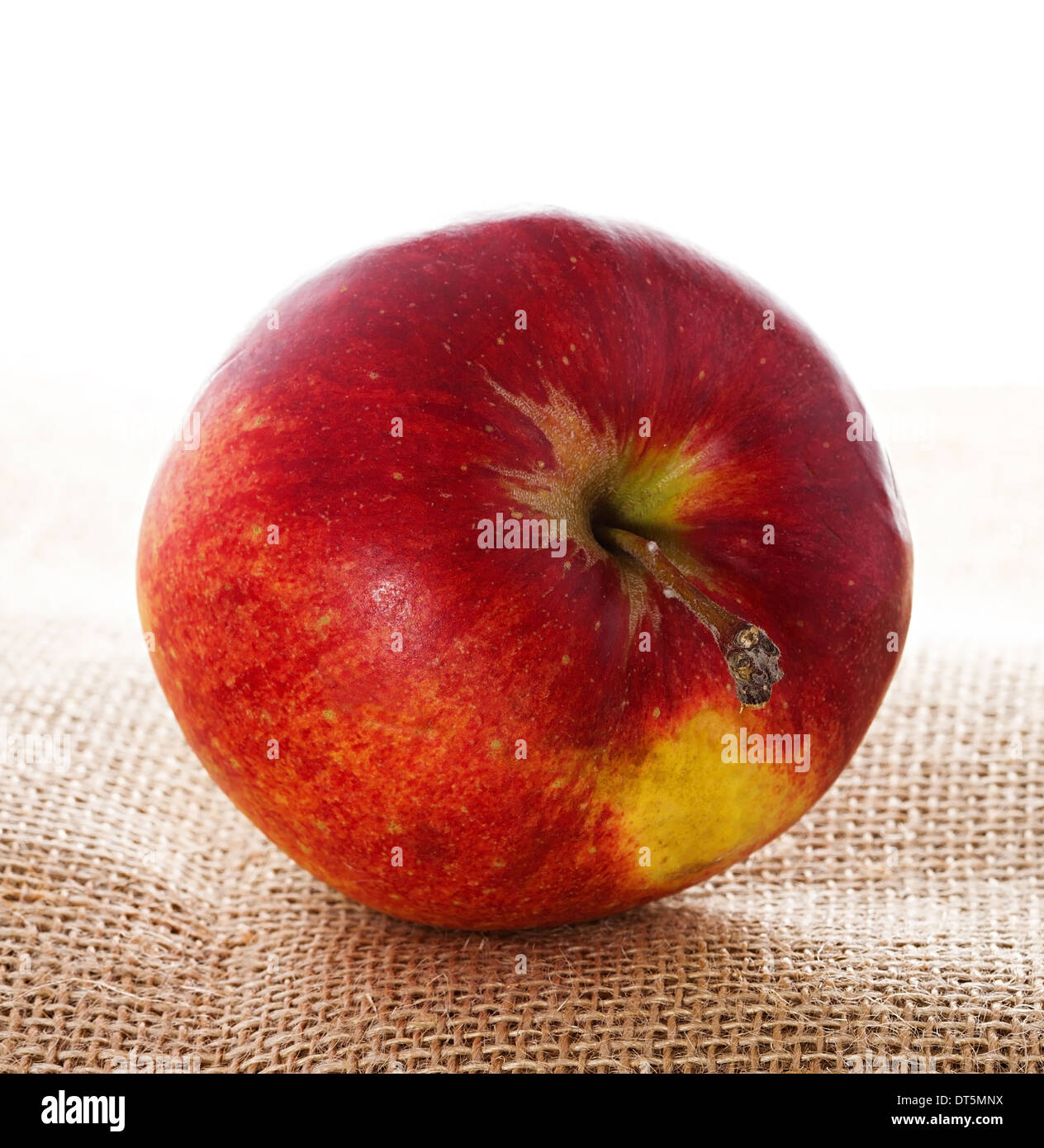 Apple on hessian hi-res stock photography and images - Alamy