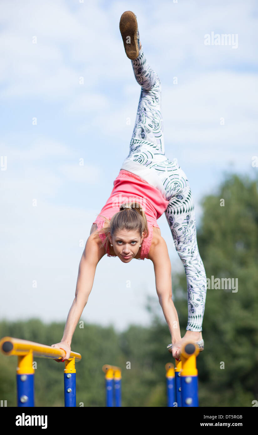 Female gymnast balance beam hi-res stock photography and images - Alamy