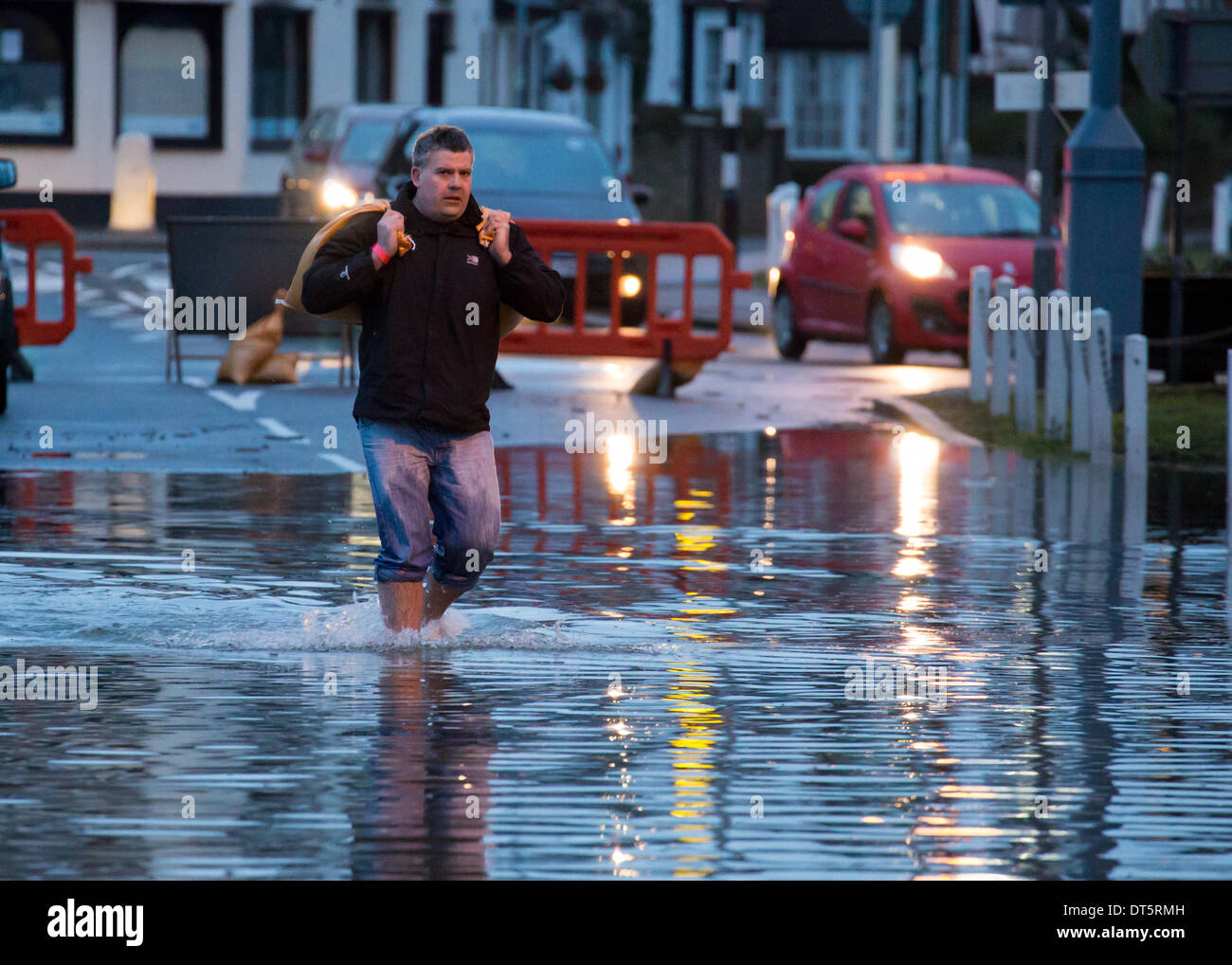 River thames flooding hi-res stock photography and images - Alamy