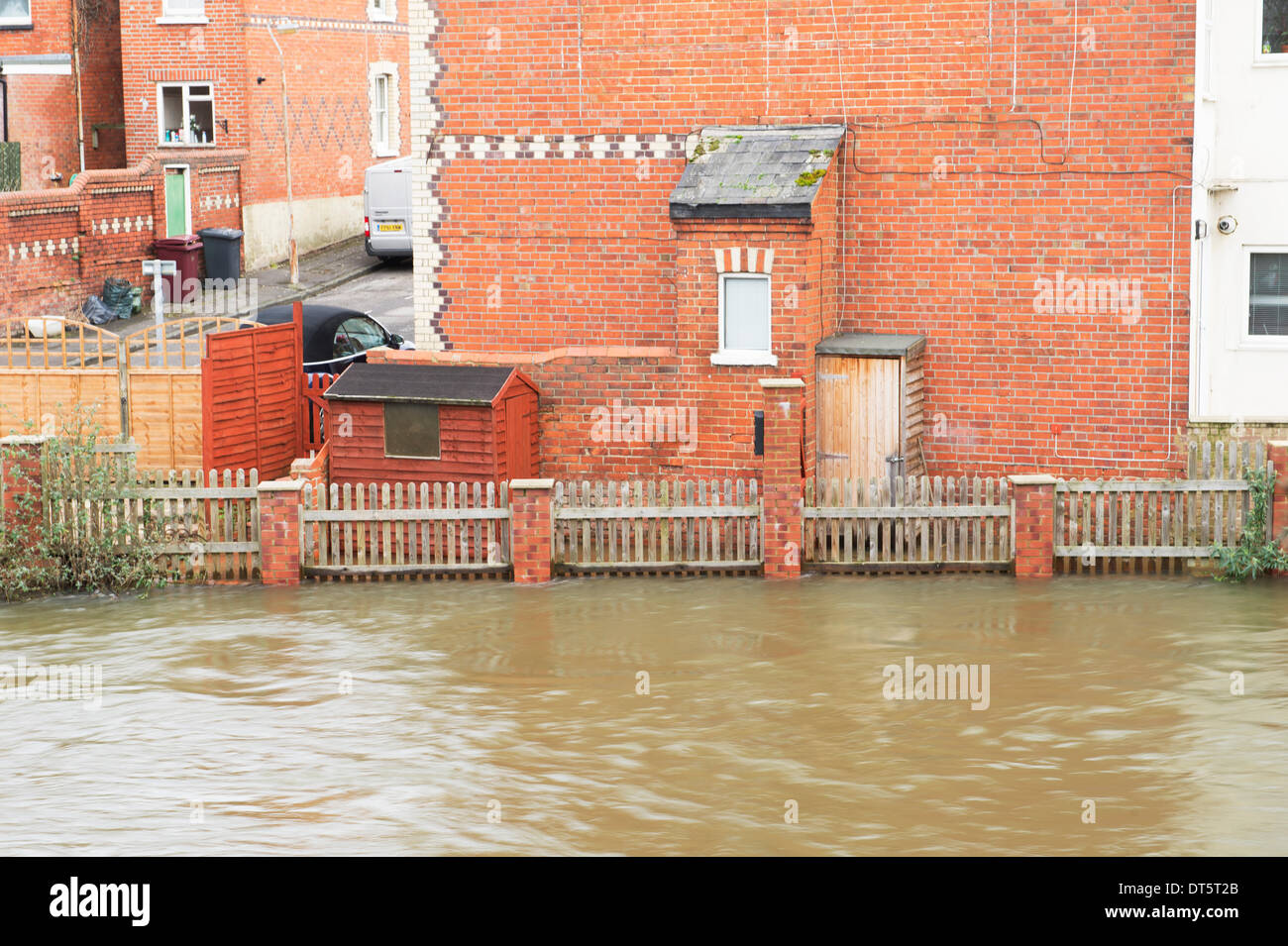 Kennet and avon canal floodwater hi-res stock photography and images ...