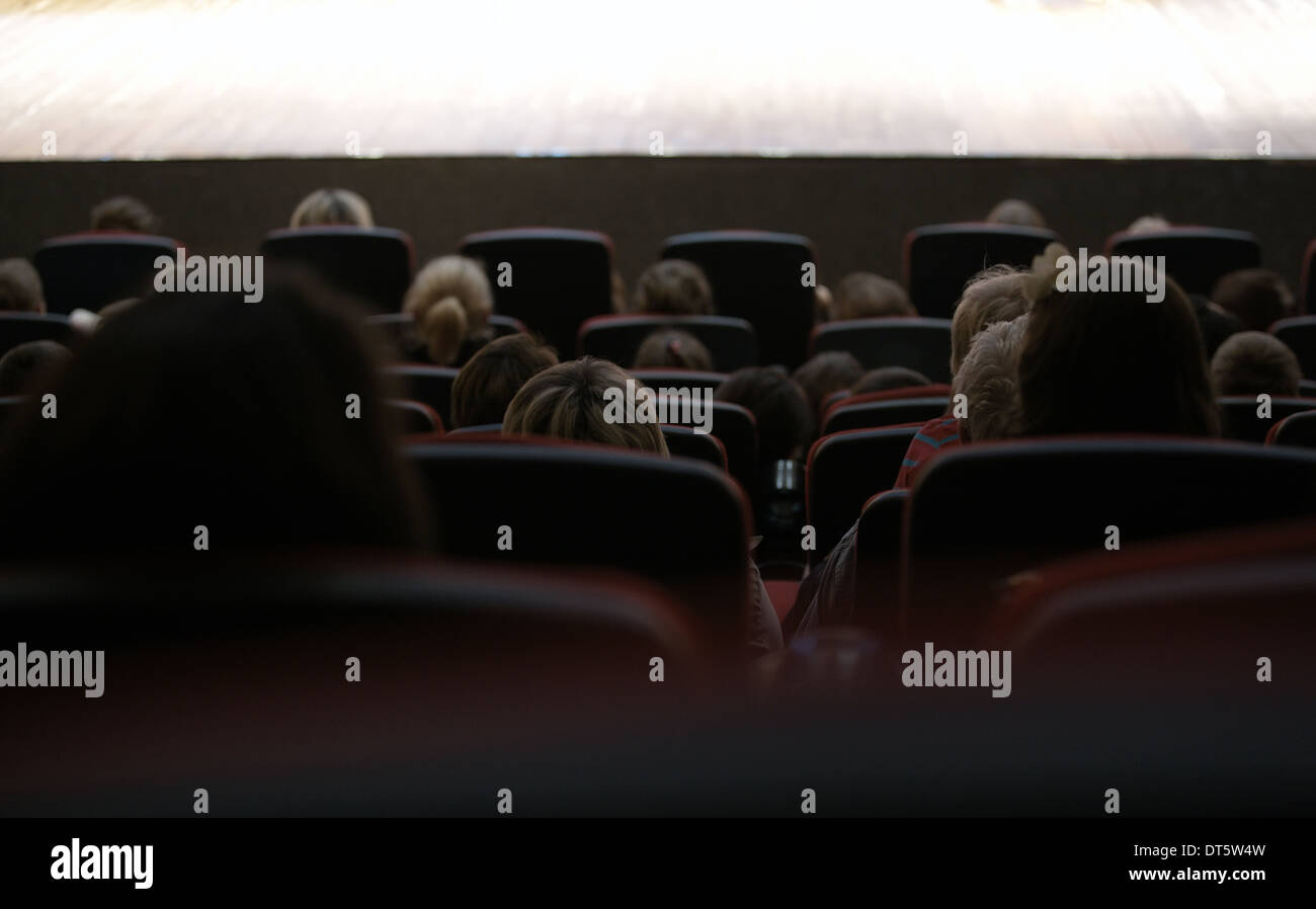 Audience watching stage theater hi-res stock photography and images - Alamy