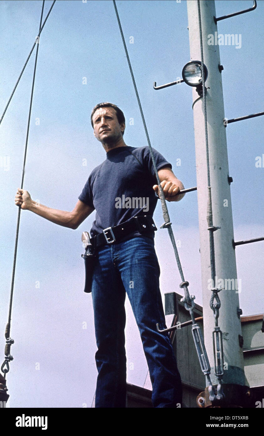 Roy Scheider In Jaws High Resolution Stock Photography and Images - Alamy