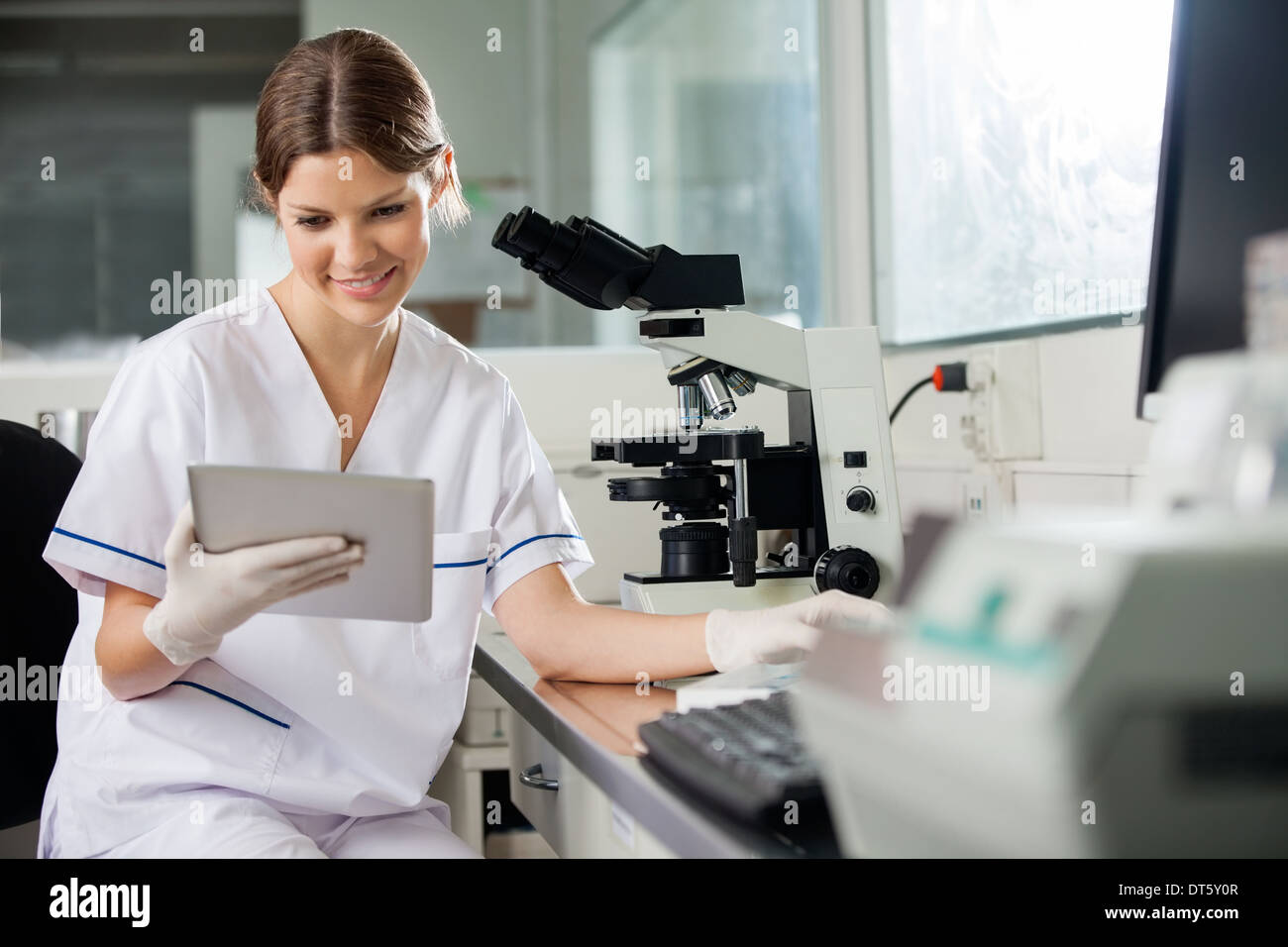 Digital microscope hi-res stock photography and images - Alamy