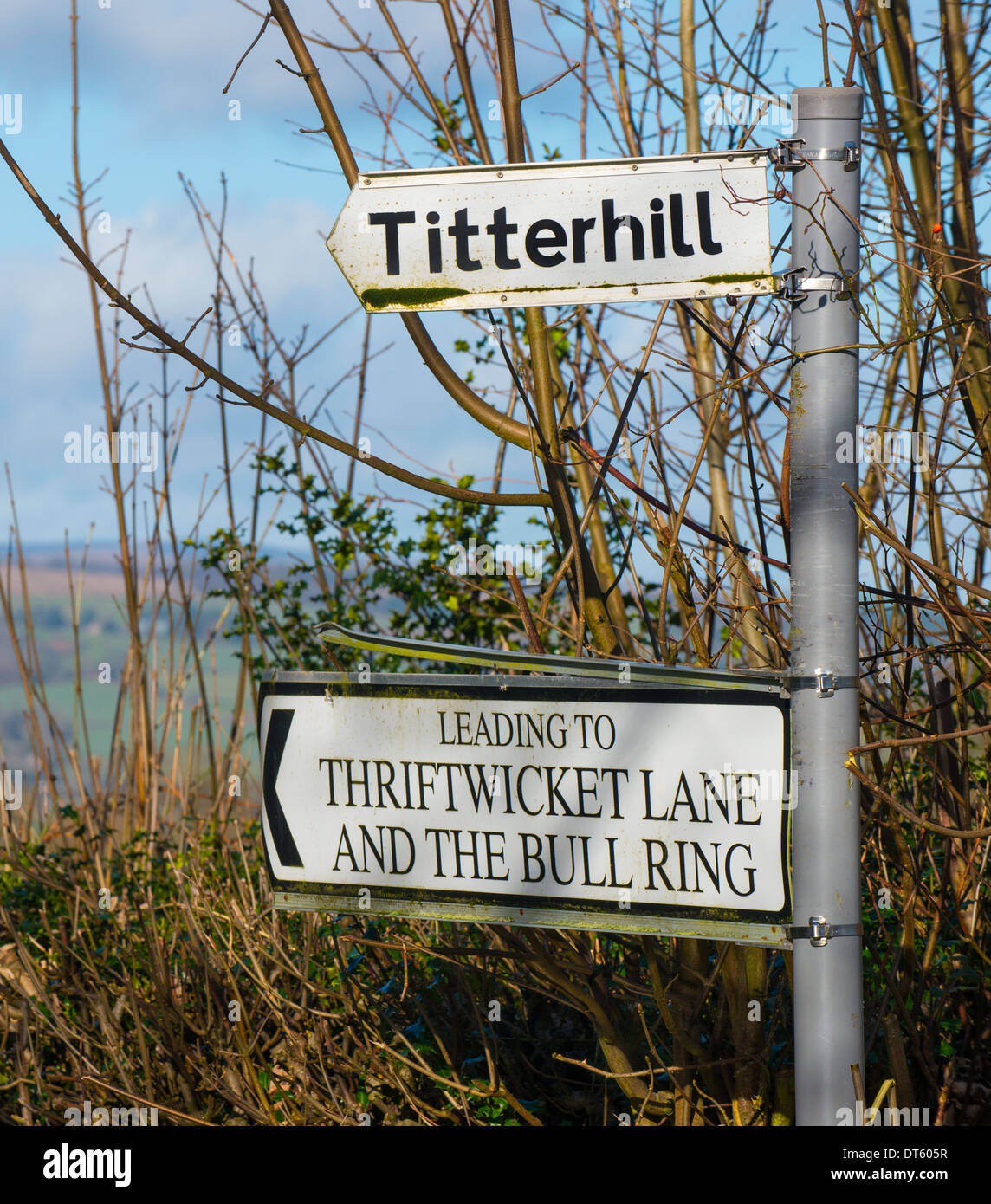 Broken village sign post hi-res stock photography and images - Alamy