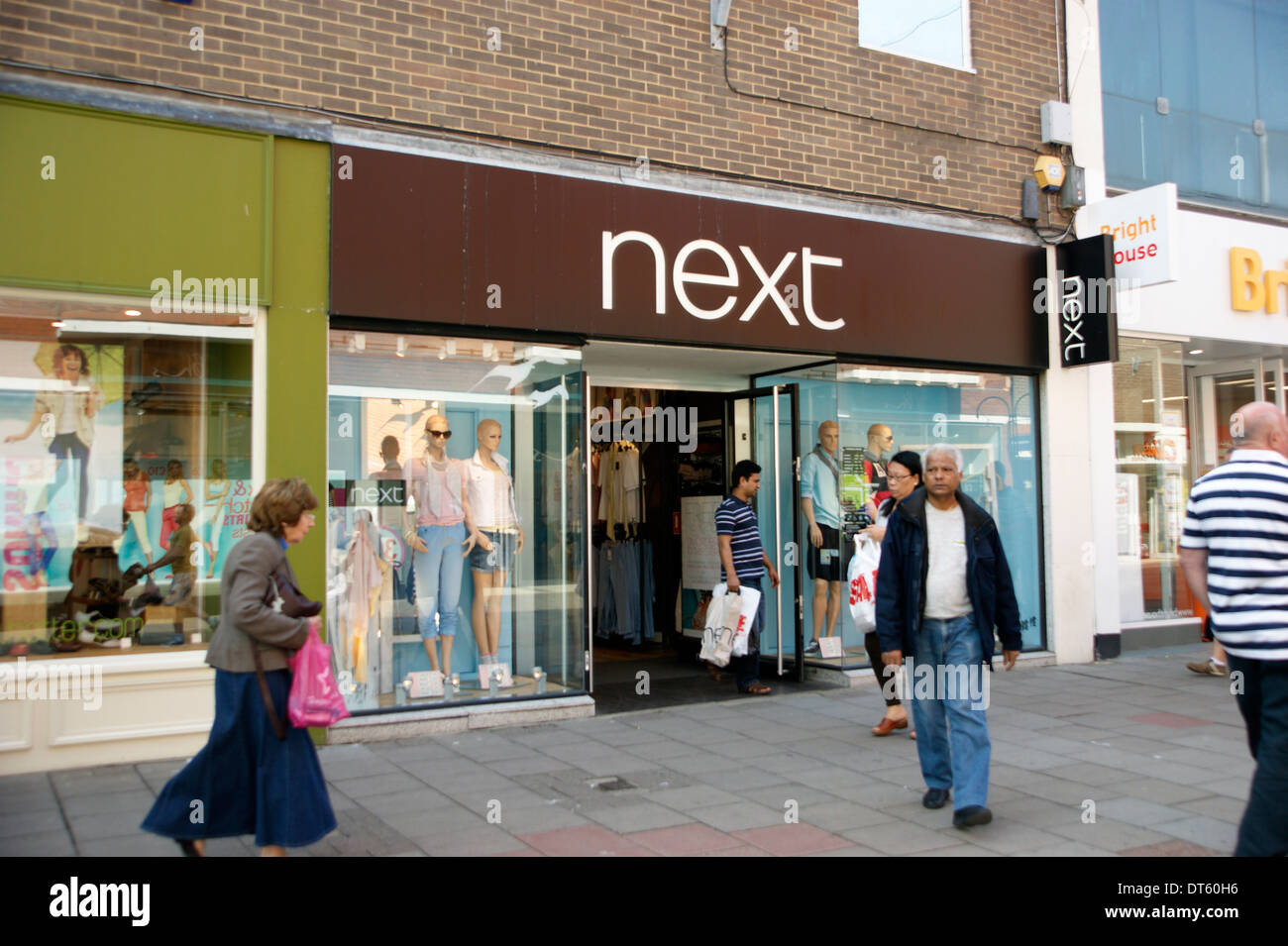 Retailers hi-res stock photography and images - Alamy