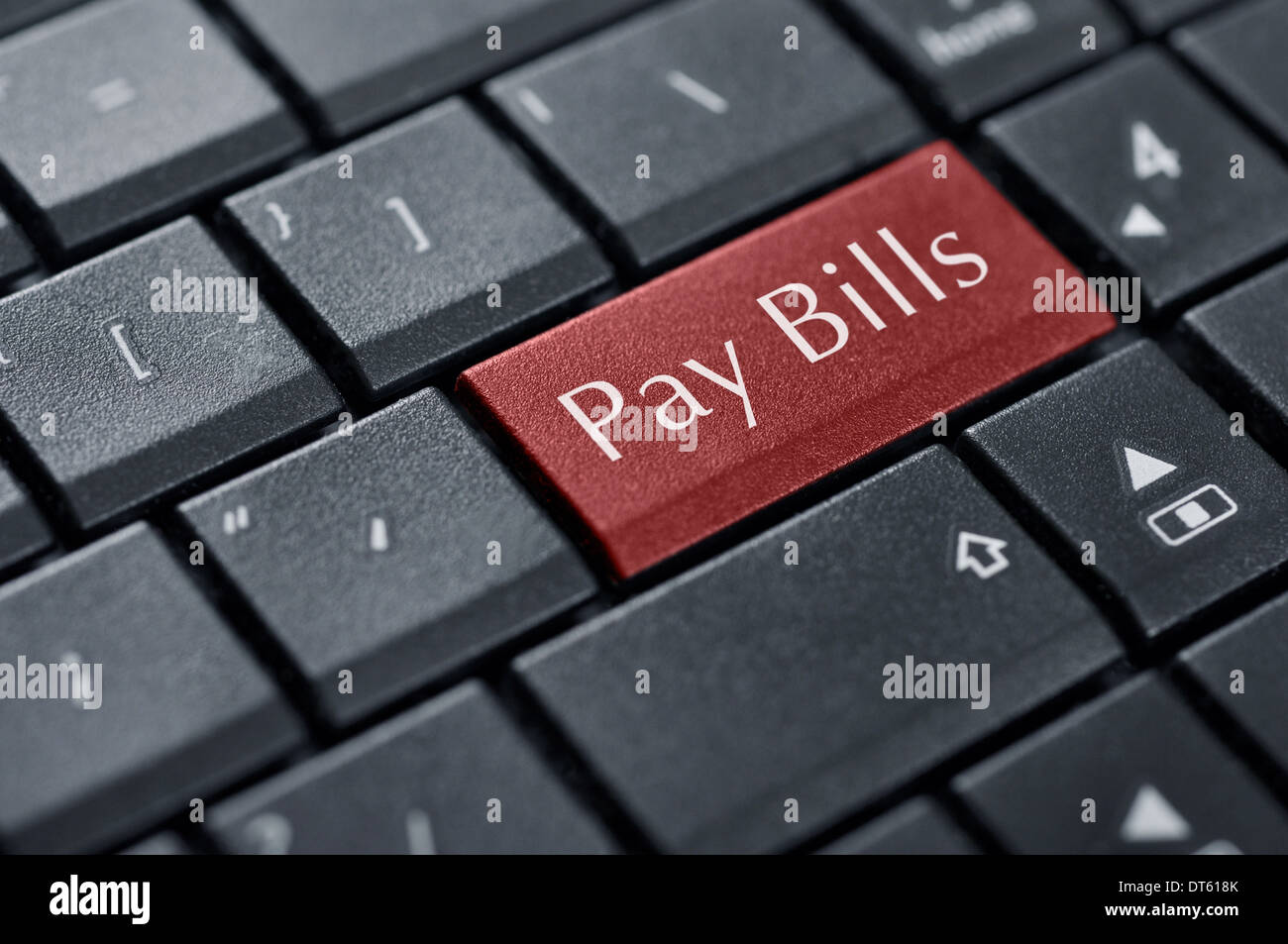 Words Pay bills on button of computer keyboard Stock Photo - Alamy