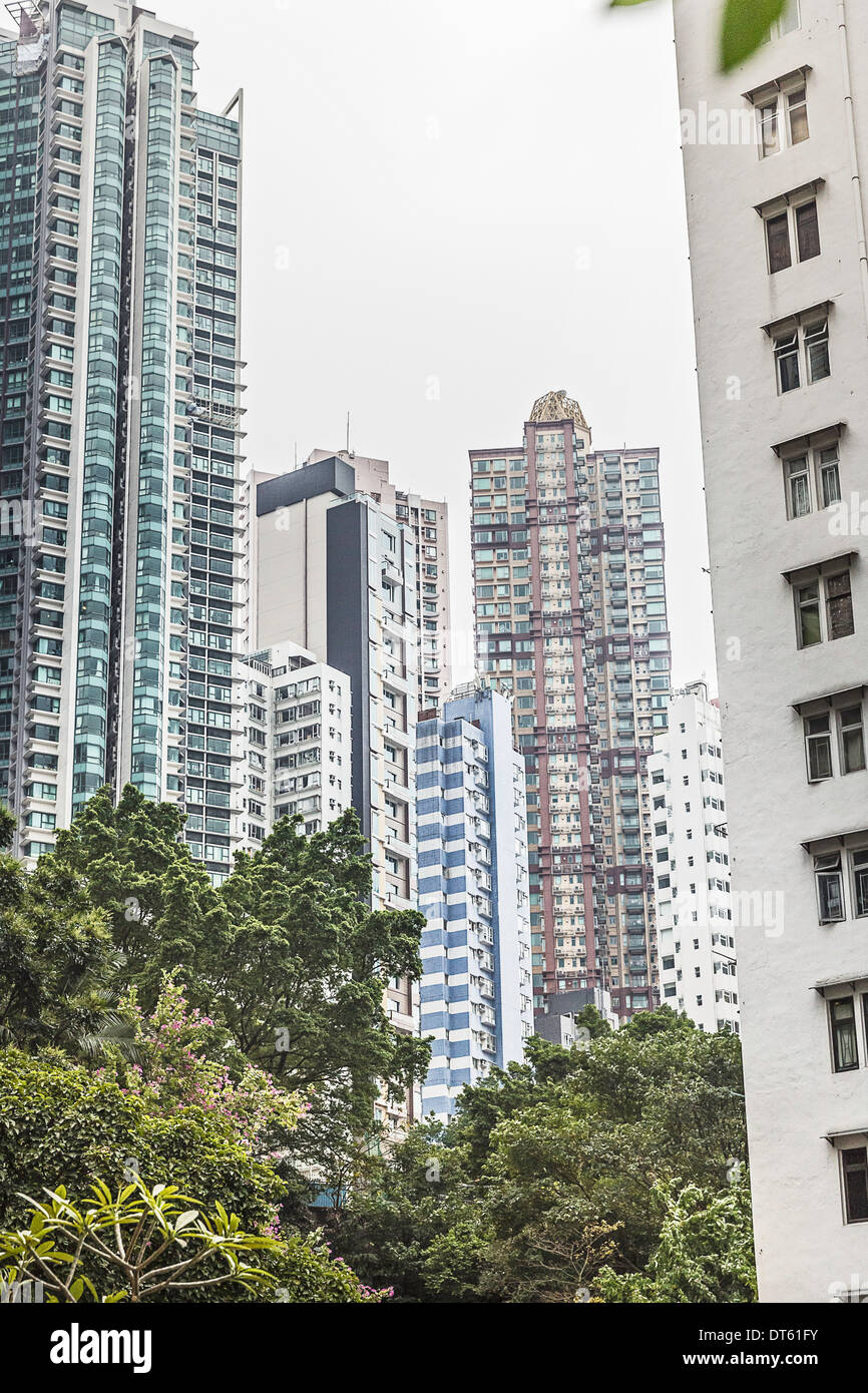 Office blocks in a row hi-res stock photography and images - Alamy