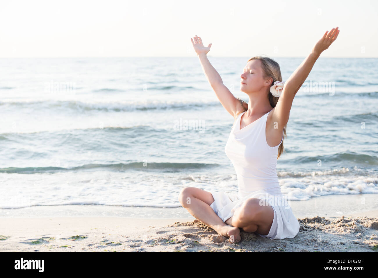 Meditation at the beach hi-res stock photography and images - Alamy