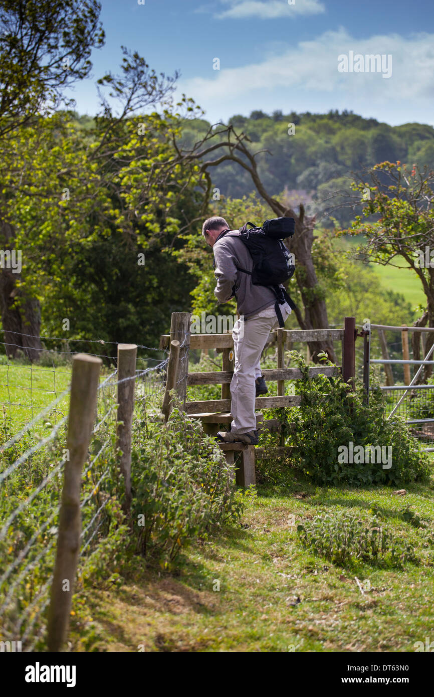 Walkers on the Winchcombe Way, Cotswolds, UK Stock Photo - Alamy