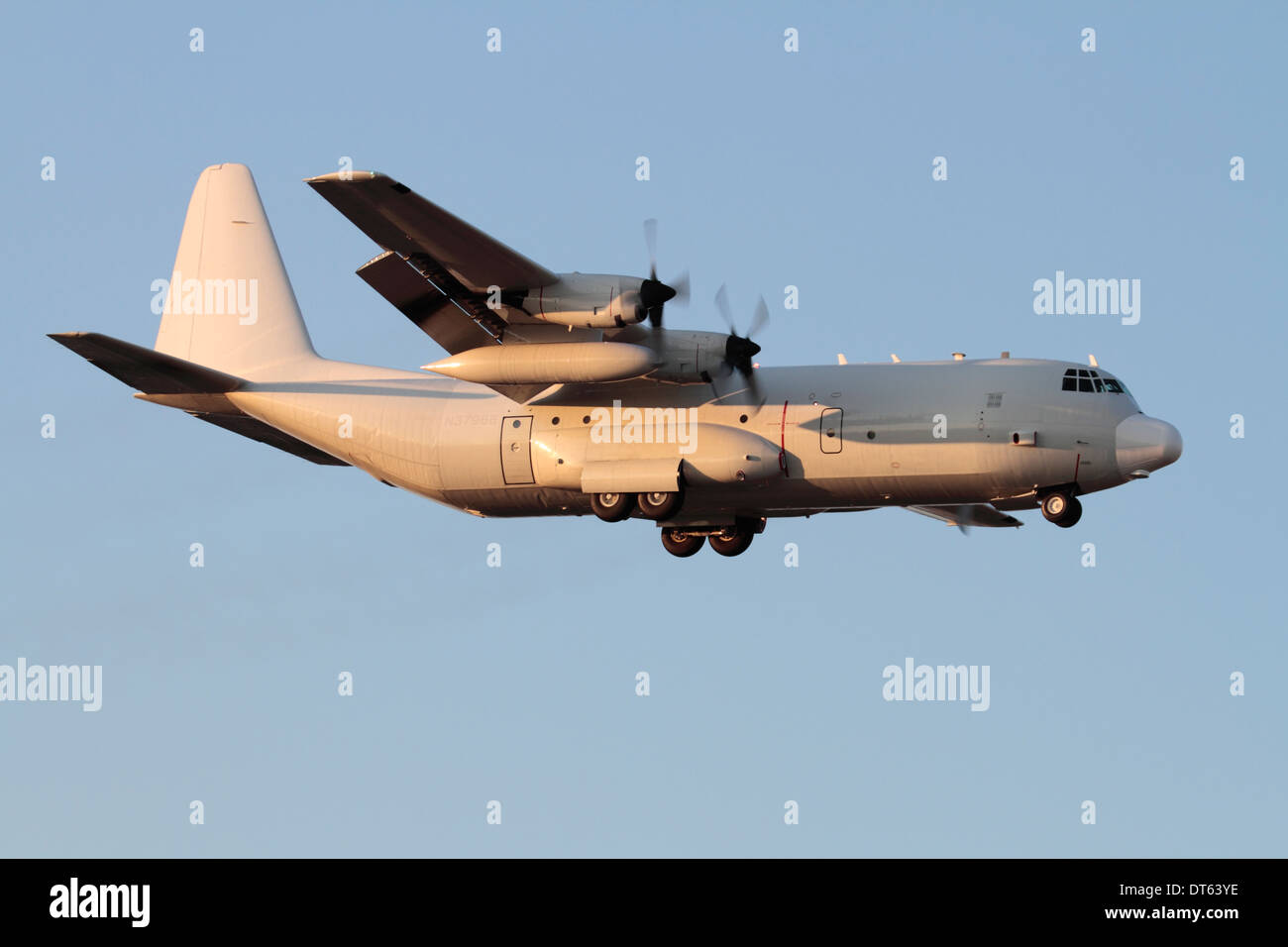 Lockheed l 100 hercules hi-res stock photography and images - Alamy