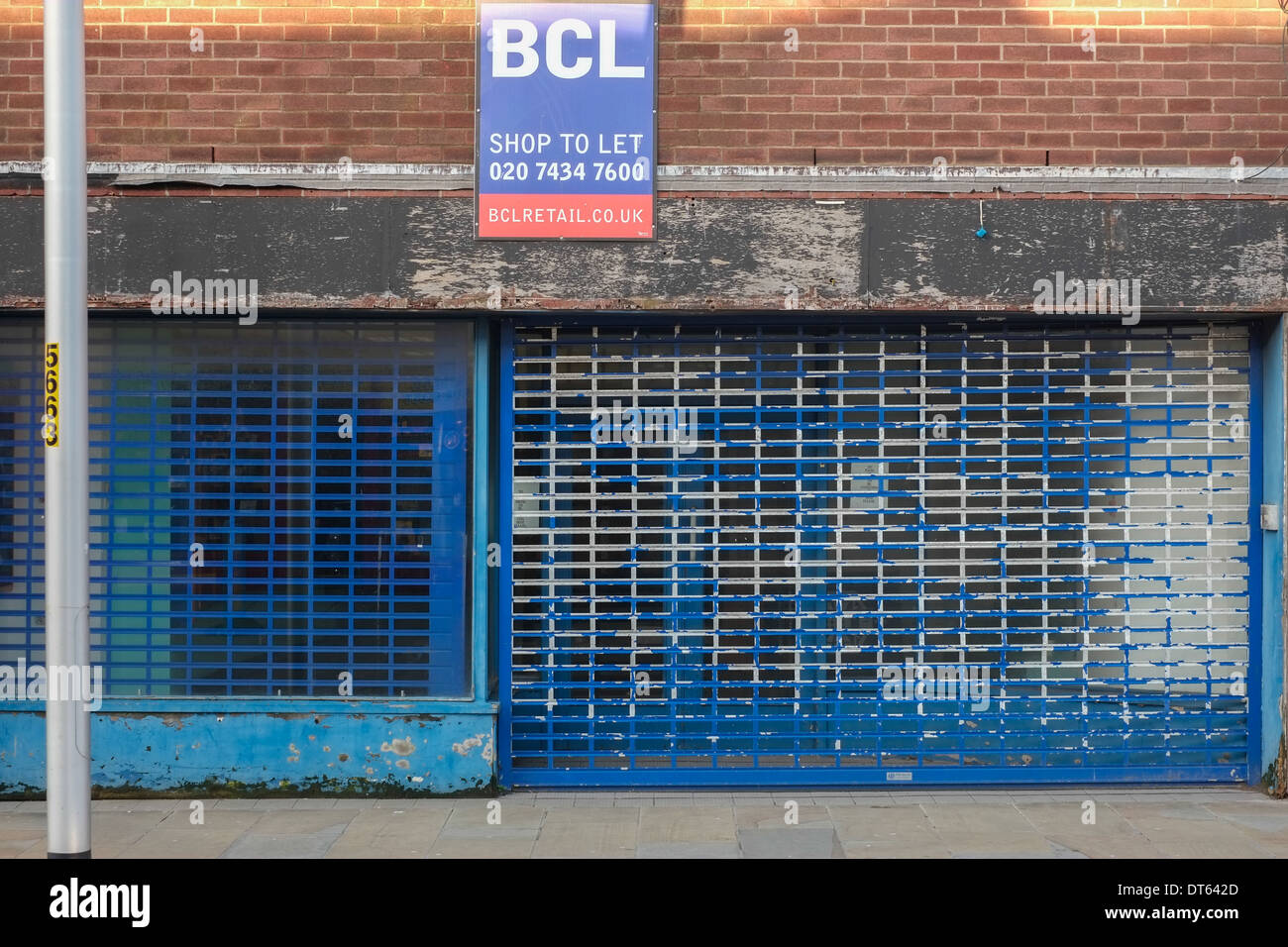 Boarded up shop shops hi-res stock photography and images - Alamy