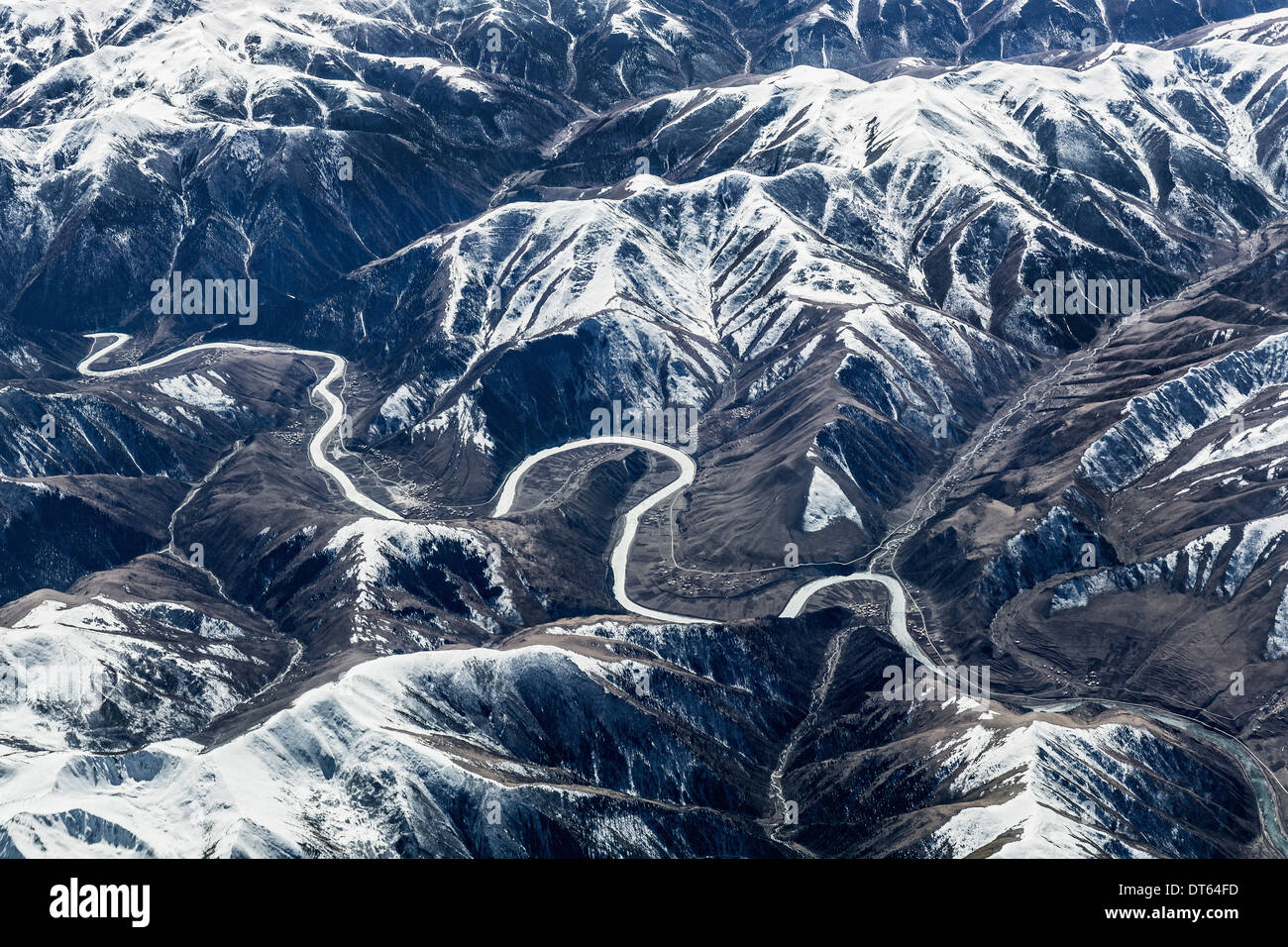 China snow capped mountain hi-res stock photography and images - Alamy