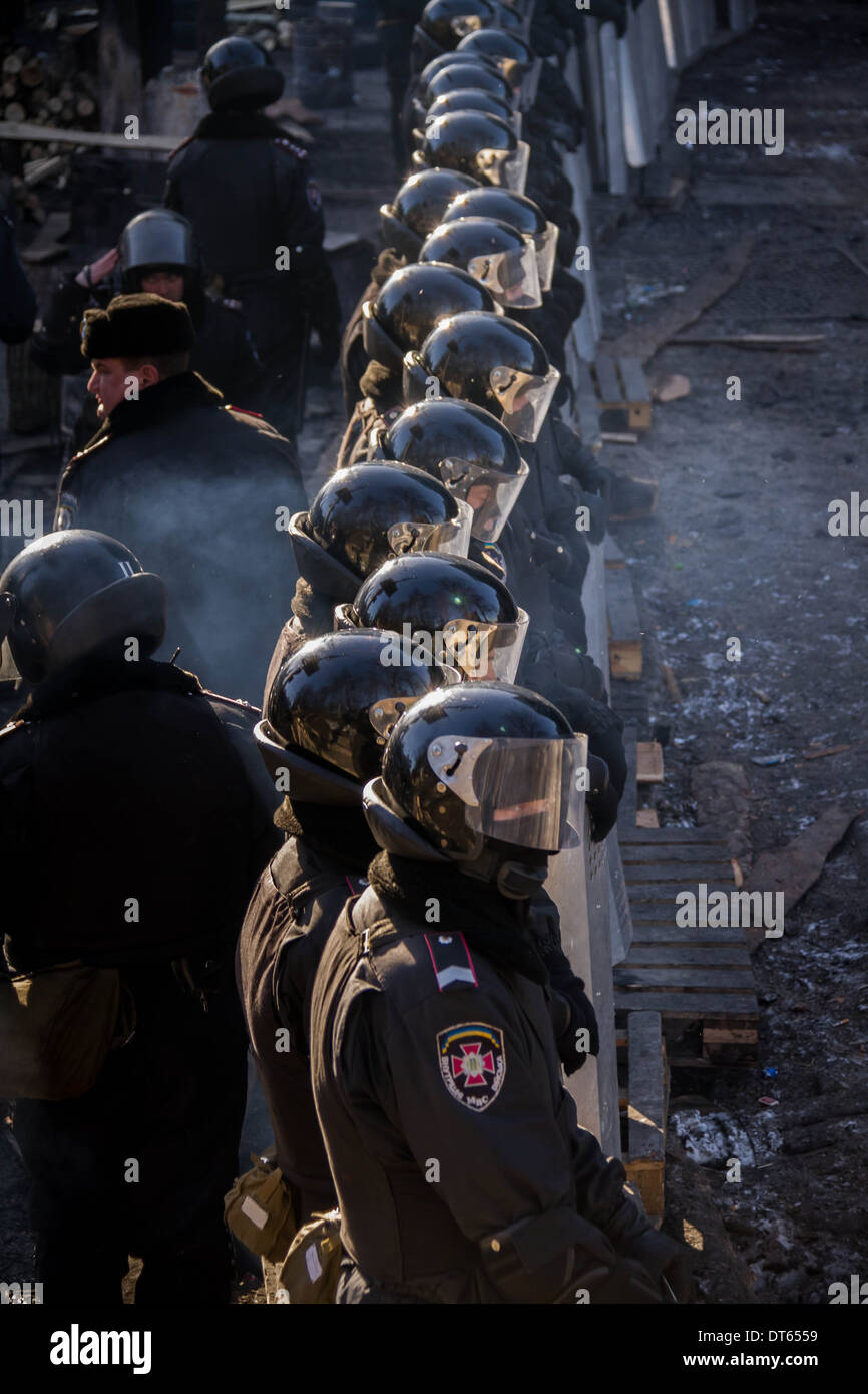 Pro-government riot police during Euromaidan in Kiev, Ukraine Stock ...