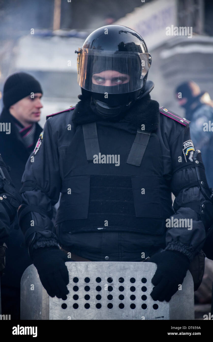Pro-government riot police during Euromaidan in Kiev, Ukraine Stock ...